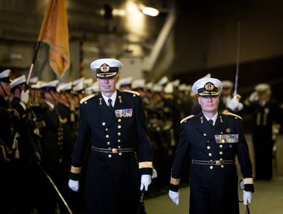 DEN HELDER - Commander George Pastoor and rank mate Arjen Warnaar prior ...