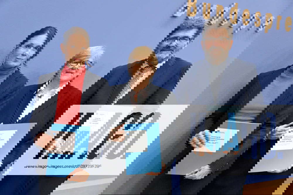 Nele Allenberg, Beate Rudolf and Michael Windfuhr at the Federal Press ...