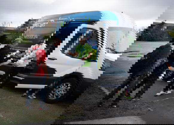 Hudson, Florida, USA: Metro BrigAIDe Mobile Outreach members distribute ...