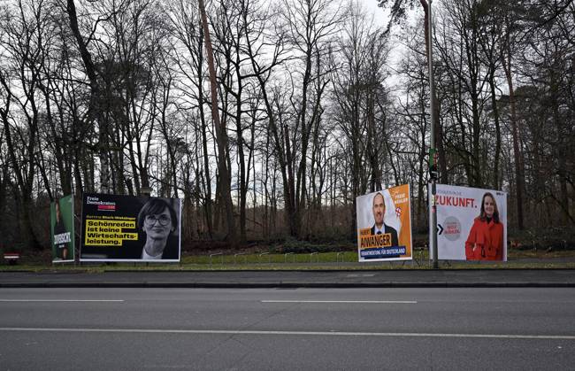 Helena Wolf Stock Photos – High-Quality Images for Licensing | IMAGO